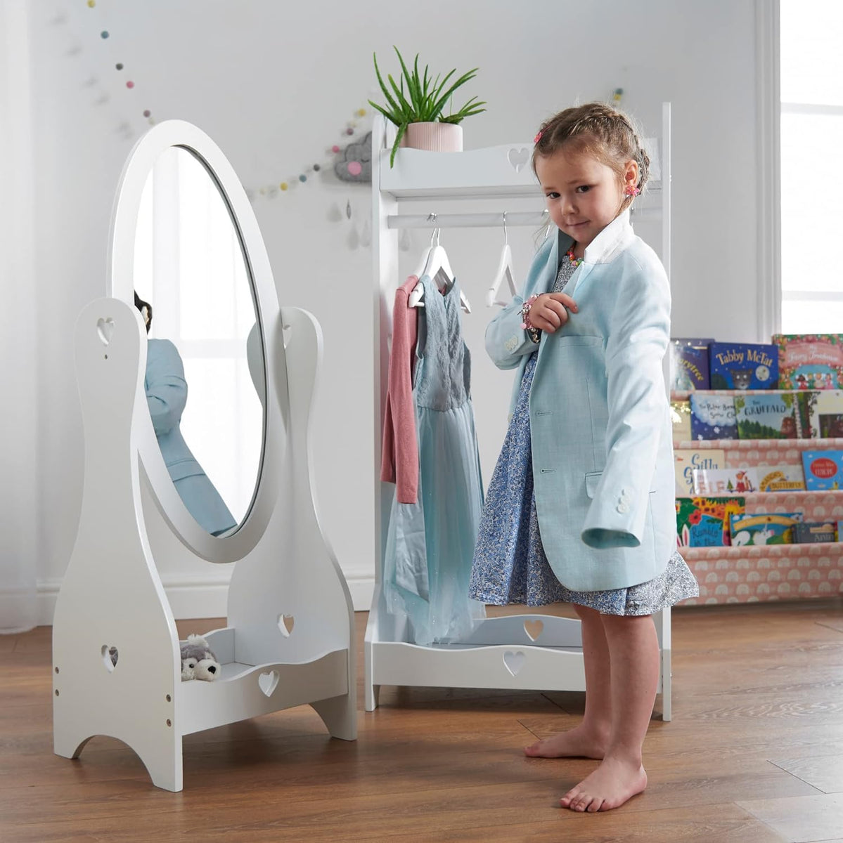 Montessori Heart Dress-up Rail | Clothes Rail & Mirror | White | 3-13 ...
